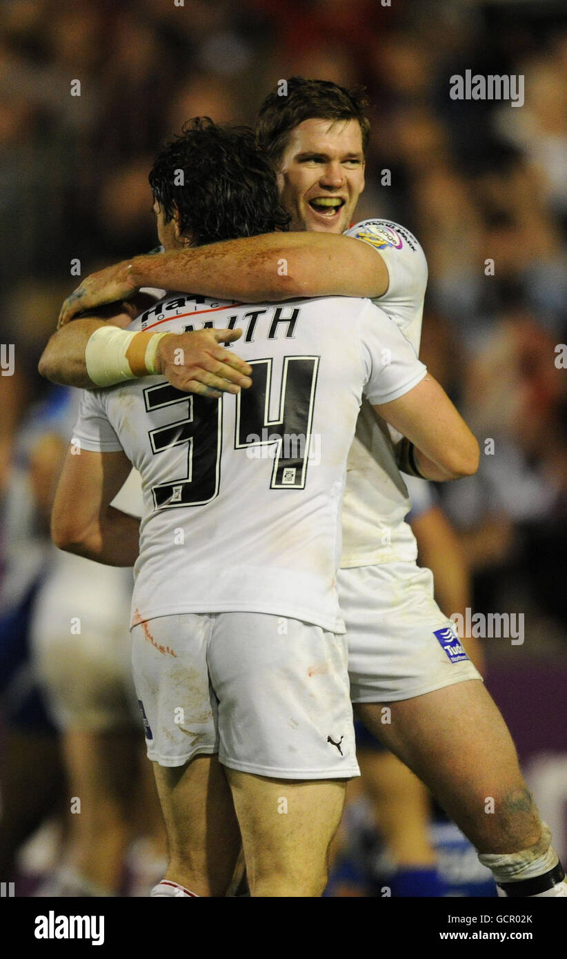 St Helens' Matt Gidley and Matty Smith celebrate their sides victory ...