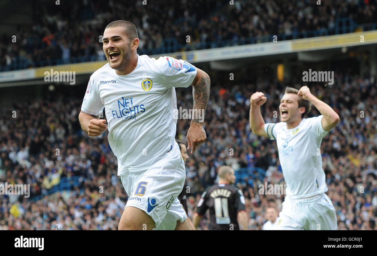 Leeds United's Bradley Johnson (left) and Leeds United's Jonathan ...