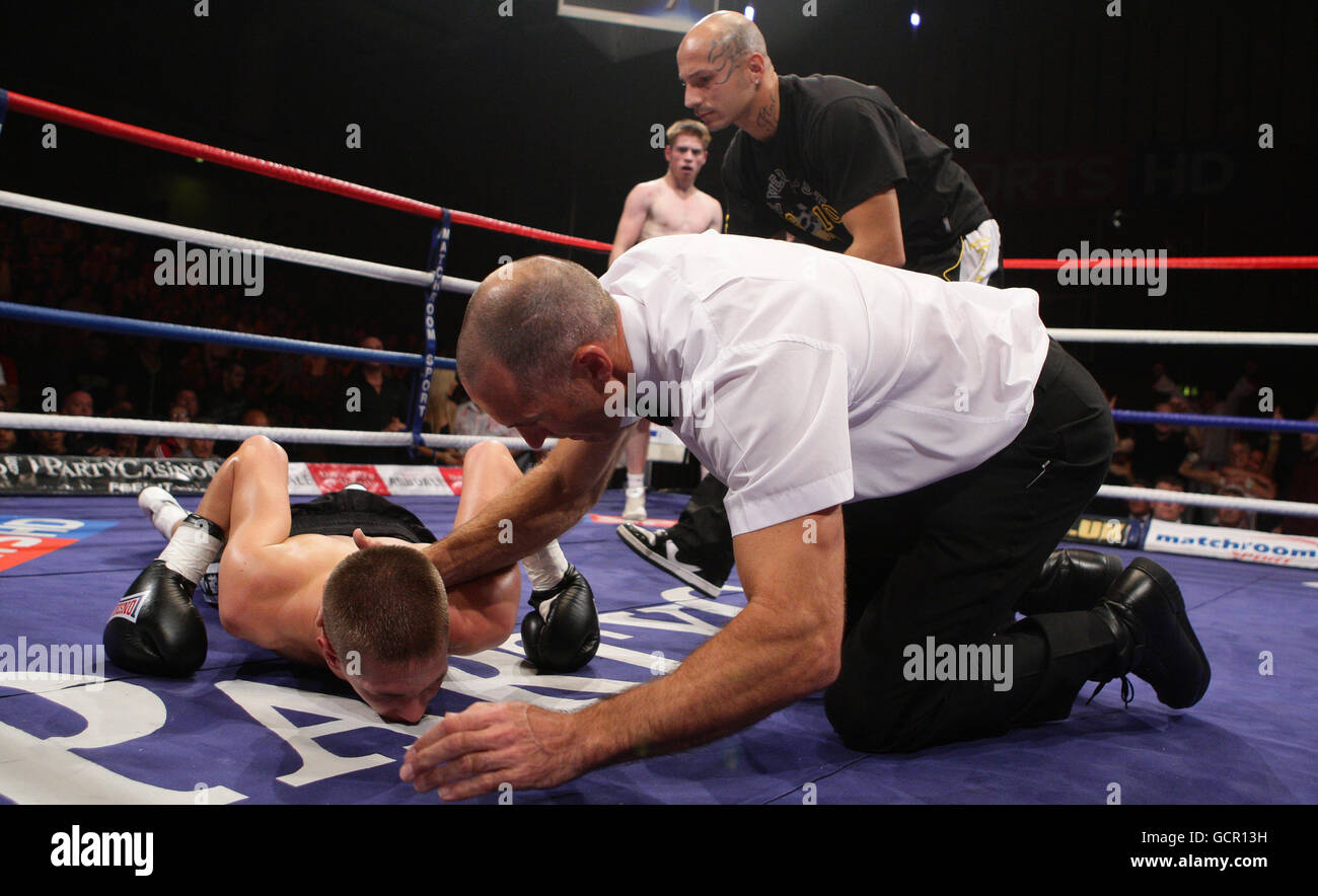 Centre looks down at joe hi-res stock photography and images - Alamy