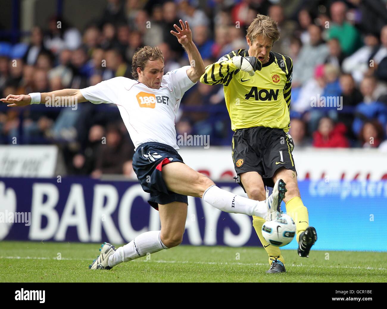 Manchester united goalkeeper edwin van hi-res stock photography and ...