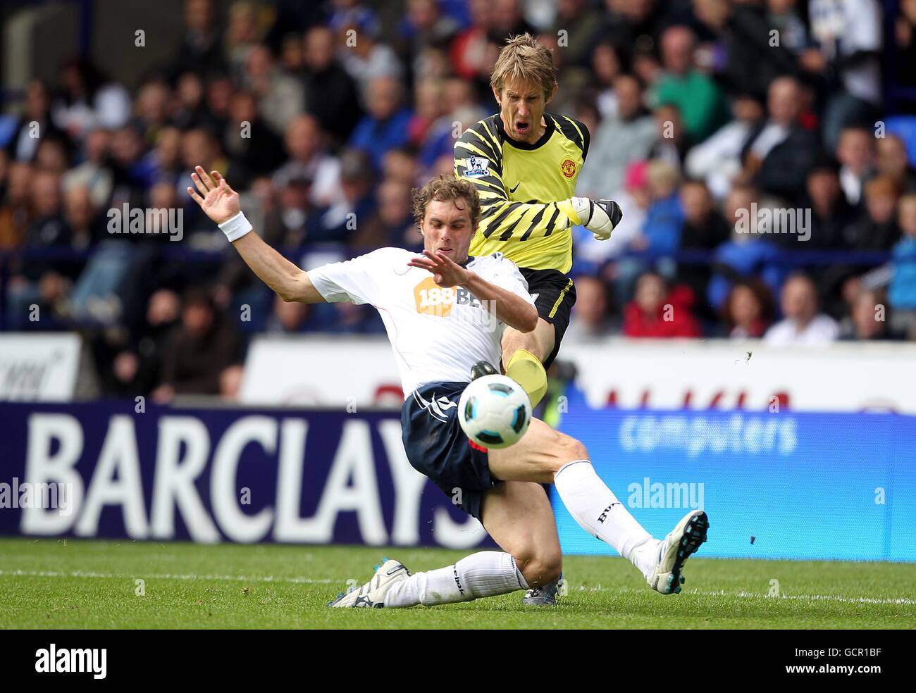 Manchester united goalkeeper edwin van hi-res stock photography and ...