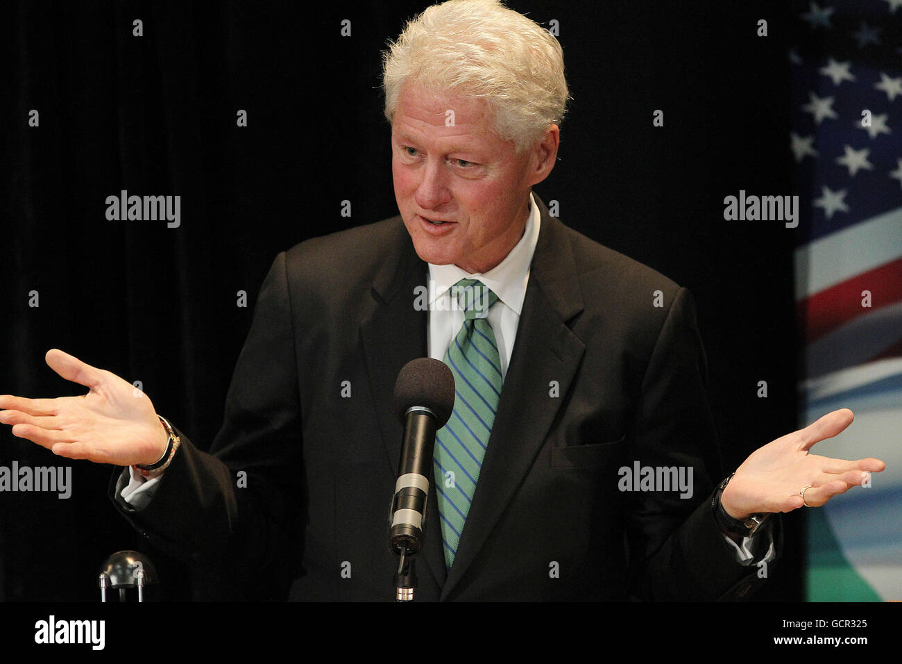 Former US President Bill Clinton addressing students at University ...
