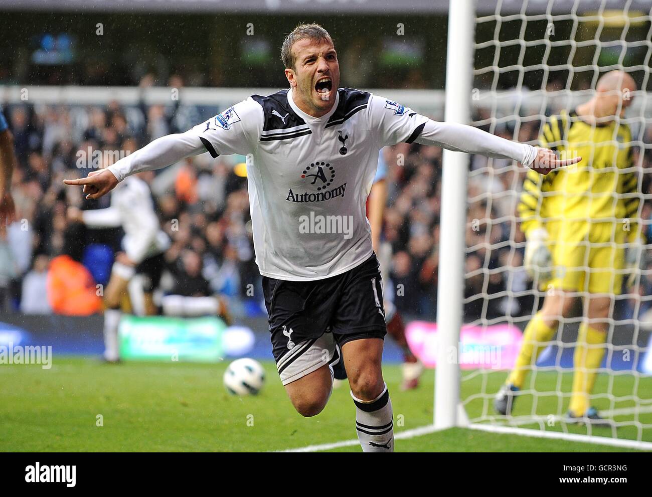Tottenham hotspurs rafael van der vaart celebrates scoring hi-res stock ...