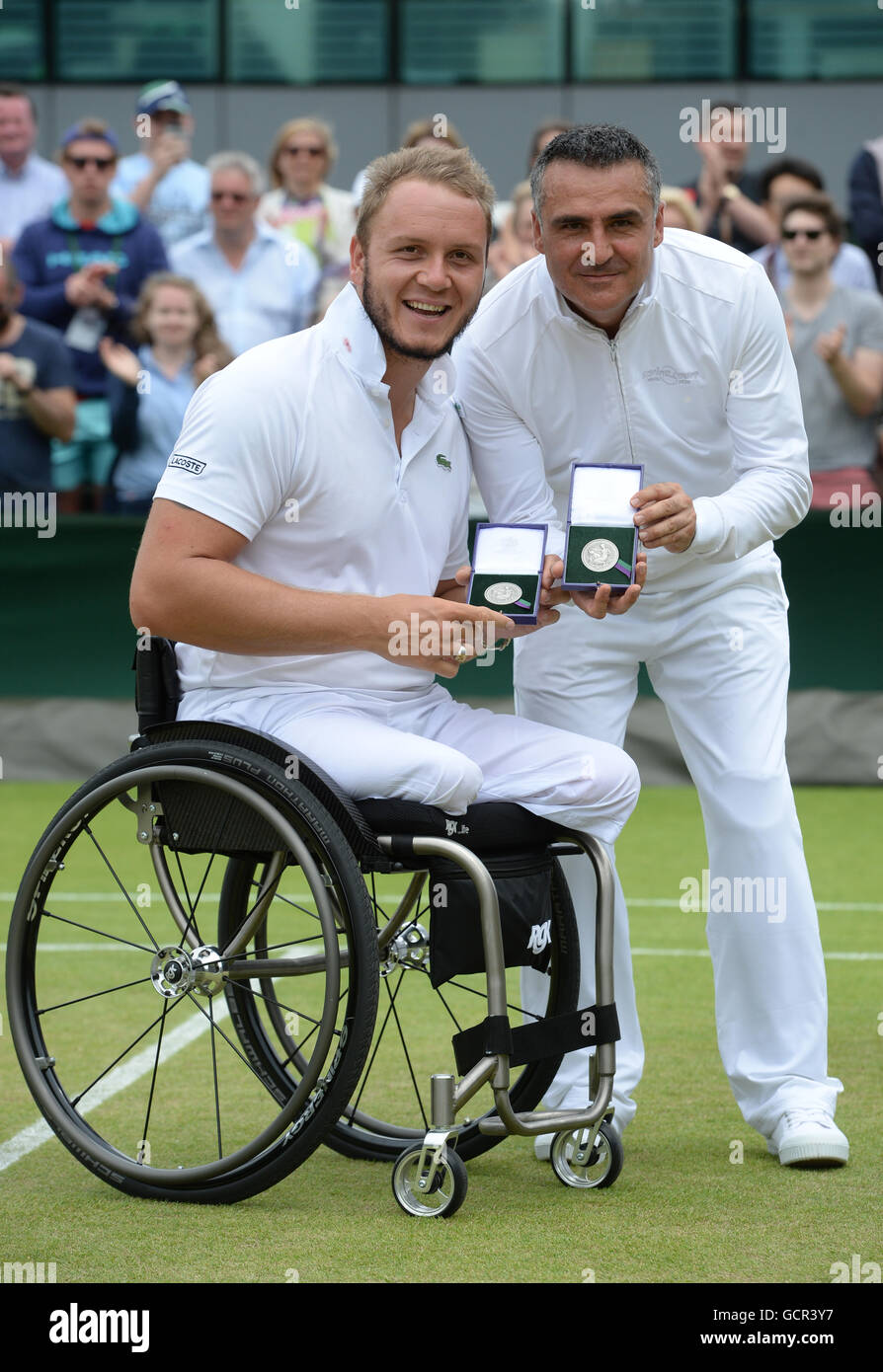 Runner up medals hi-res stock photography and images - Alamy