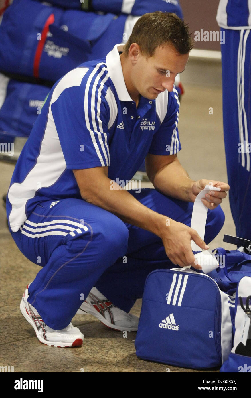 Scotland rugby 7s player colin shaw at glasgow airport hi-res stock ...
