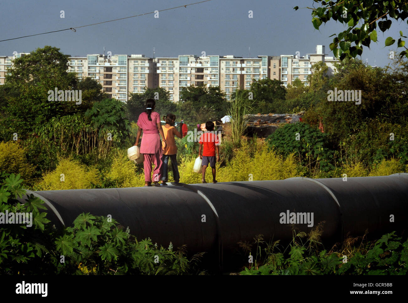 The pipe walk hi-res stock photography and images - Alamy