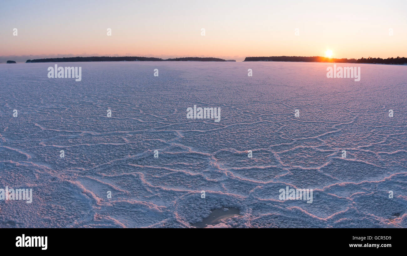 Winter frozen sea landscape hi-res stock photography and images - Alamy