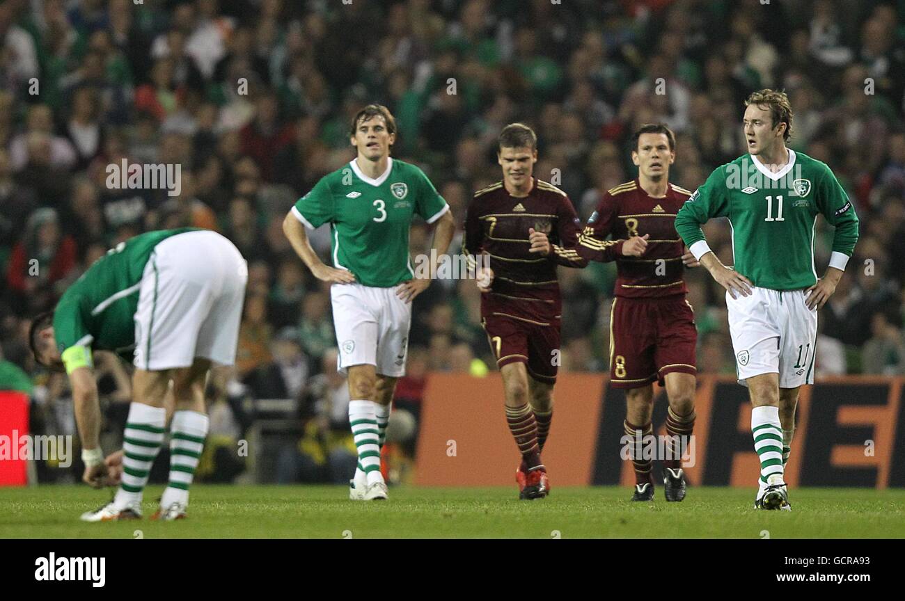 (left to right) Republic of Ireland's Robbie Keane, Kevin Kilbane and ...