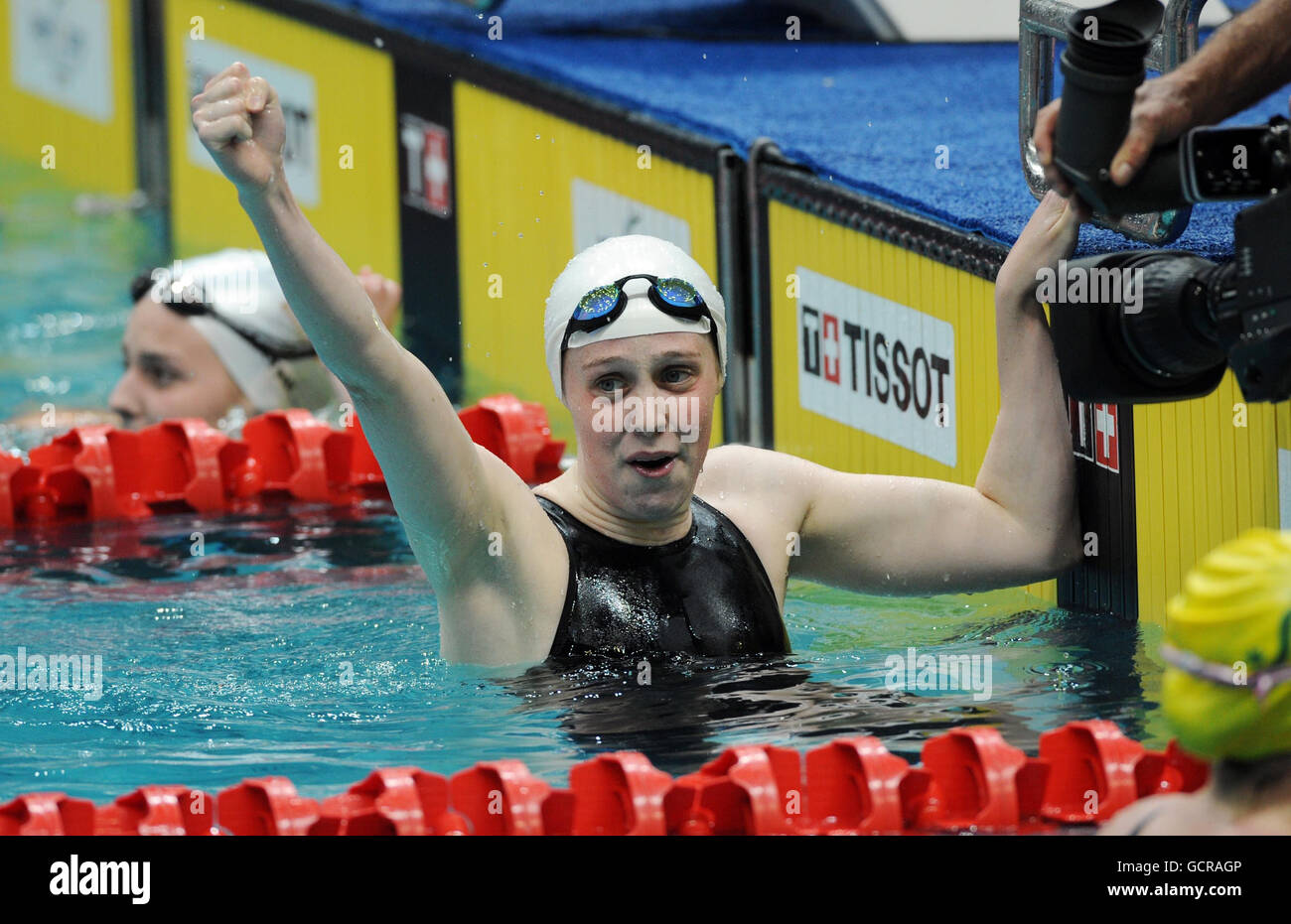 Scotland's Hannah Miley celebrates her victory in the Women's 400m ...