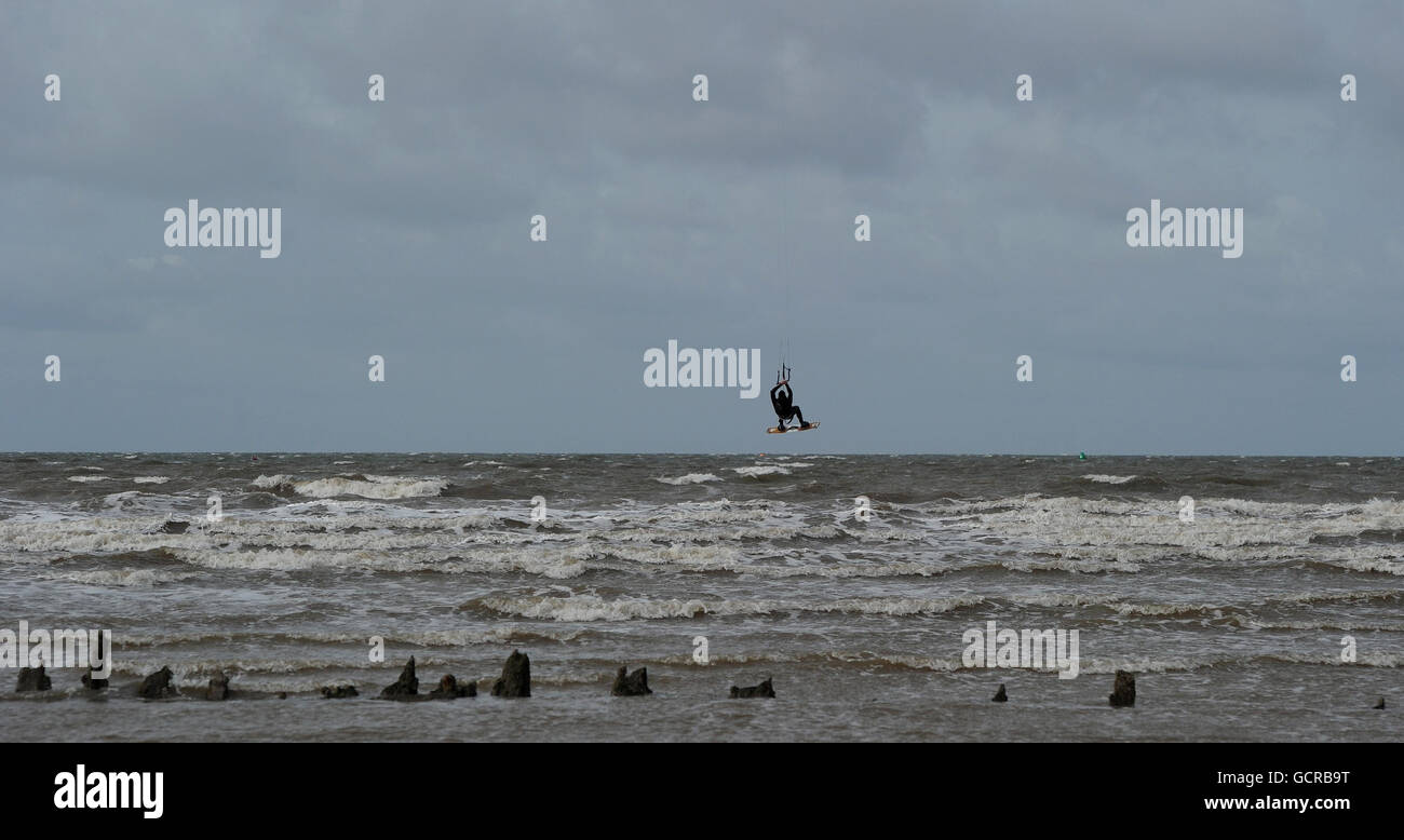 Uk surfing gv hi-res stock photography and images - Alamy