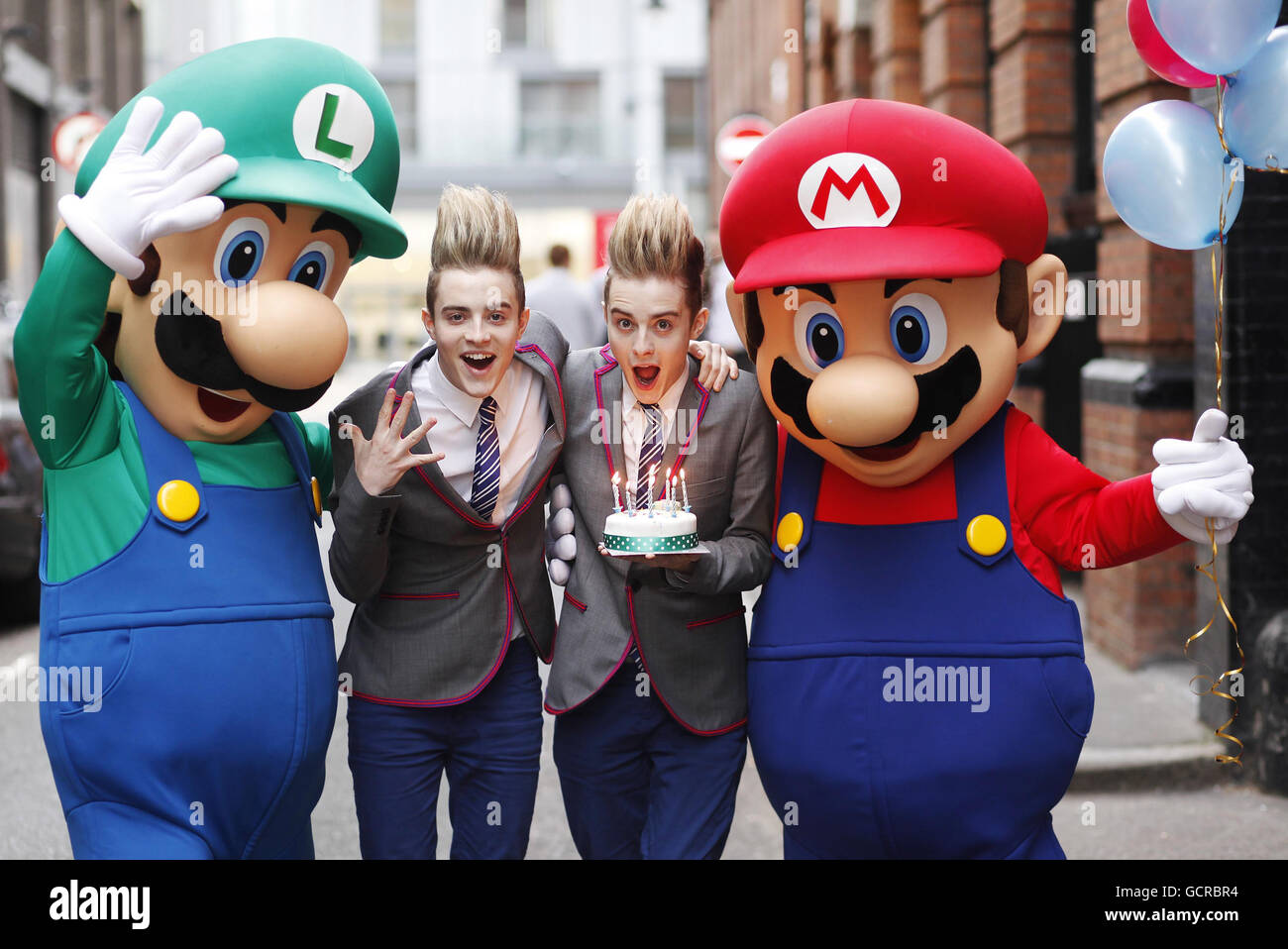 Jedward unveiled as Nintendo ambassadors Stock Photo - Alamy
