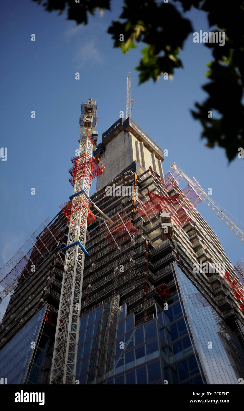 Construction work continues on shard building project london bridge hi ...