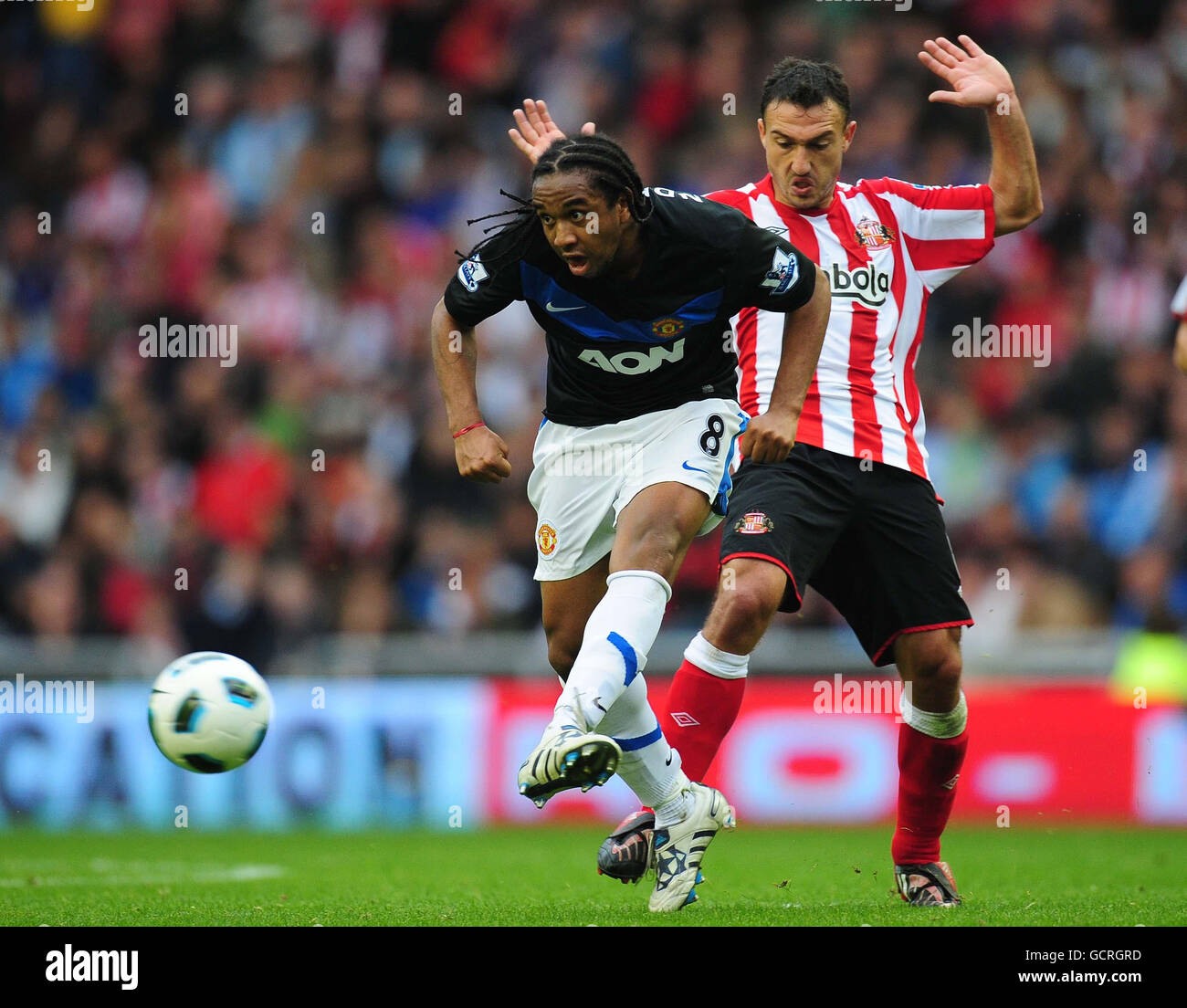 Sunderlands Steed Malbranque (right) and Manchester United's Anderson ...