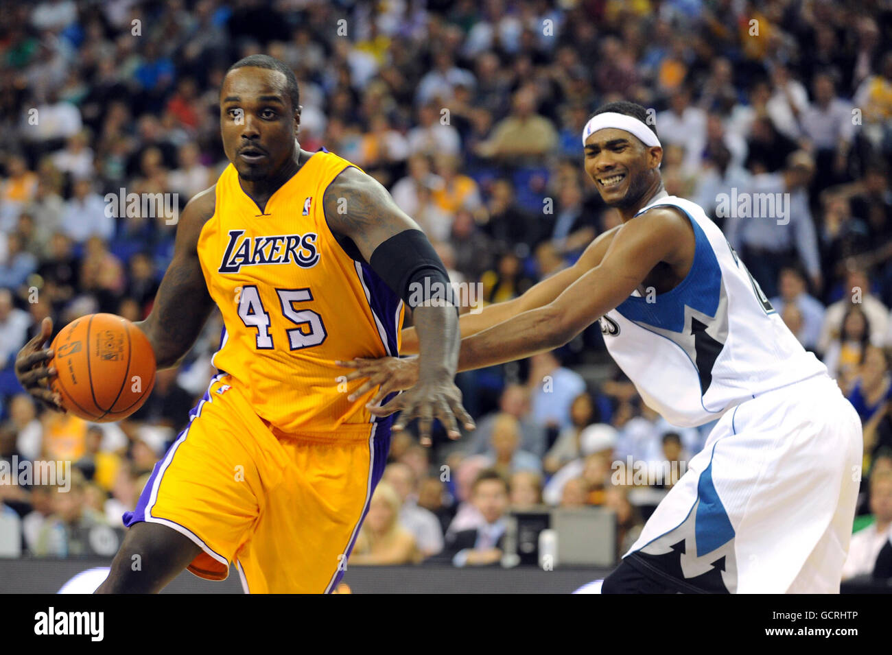 LA Lakers' Derrick Caracter (left) and Minnesota Timberwolves' Corey ...