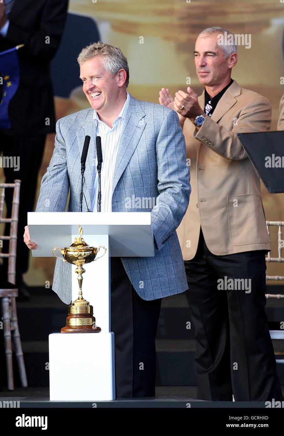 USA captain Corey Pavin (right) applauds Europe captain Colin ...