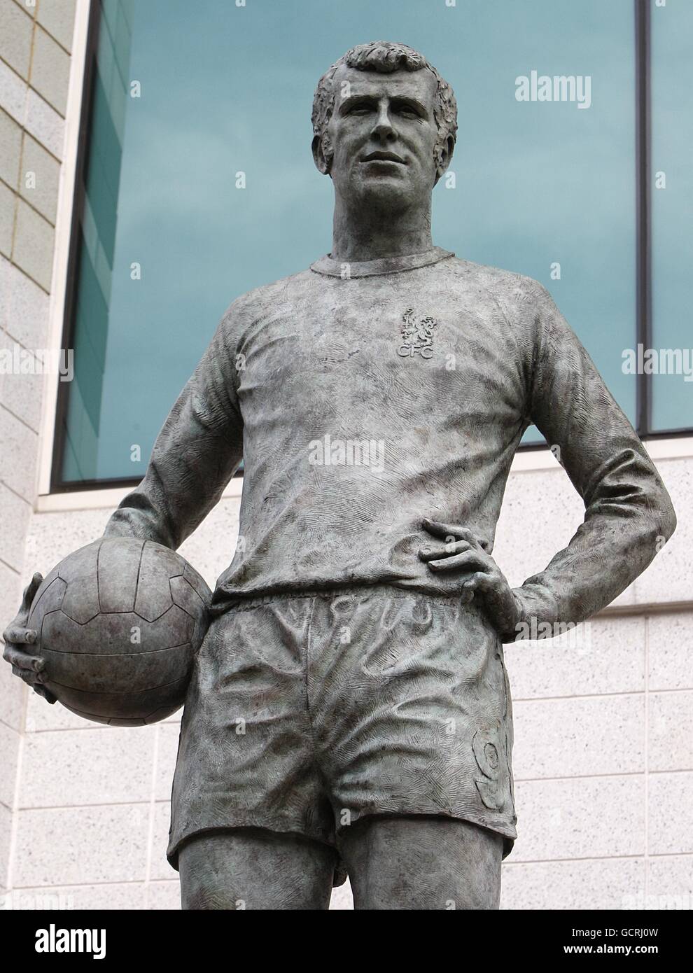 Peter osgood statue High Resolution Stock Photography and Images - Alamy