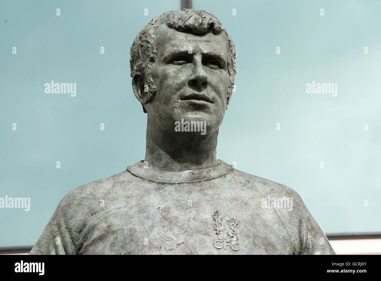 Statue of peter osgood outside of stamford bridge hi-res stock ...