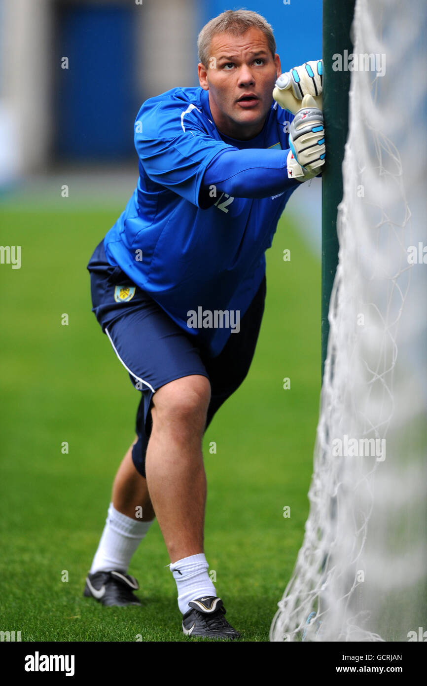 Millwall v burnley hi-res stock photography and images - Alamy