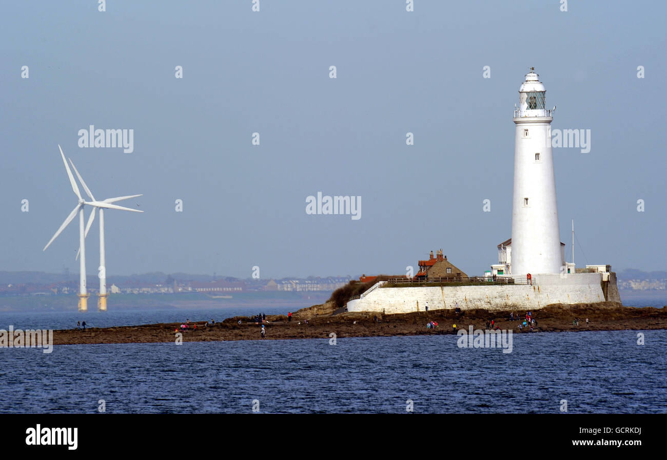 Wind turbines blyth offshore wind farm hi-res stock photography and ...