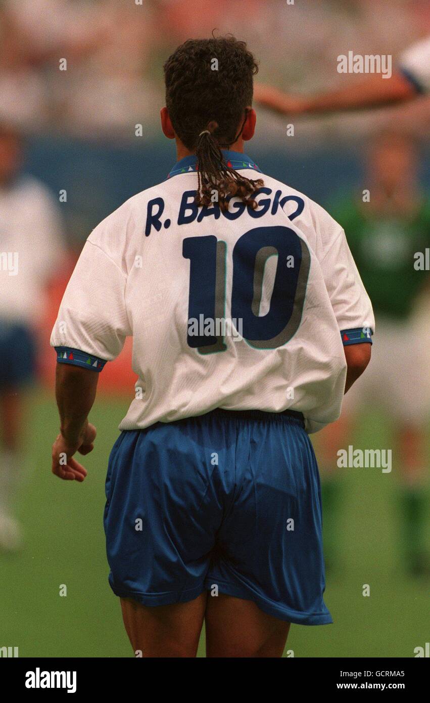 Roberto baggio hi-res stock photography and images - Alamy