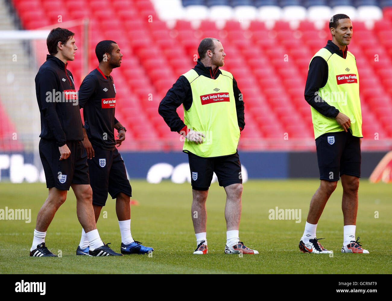 (left-right) England's Gareth Barry, Ashley Cole, Wayne Rooney and ...