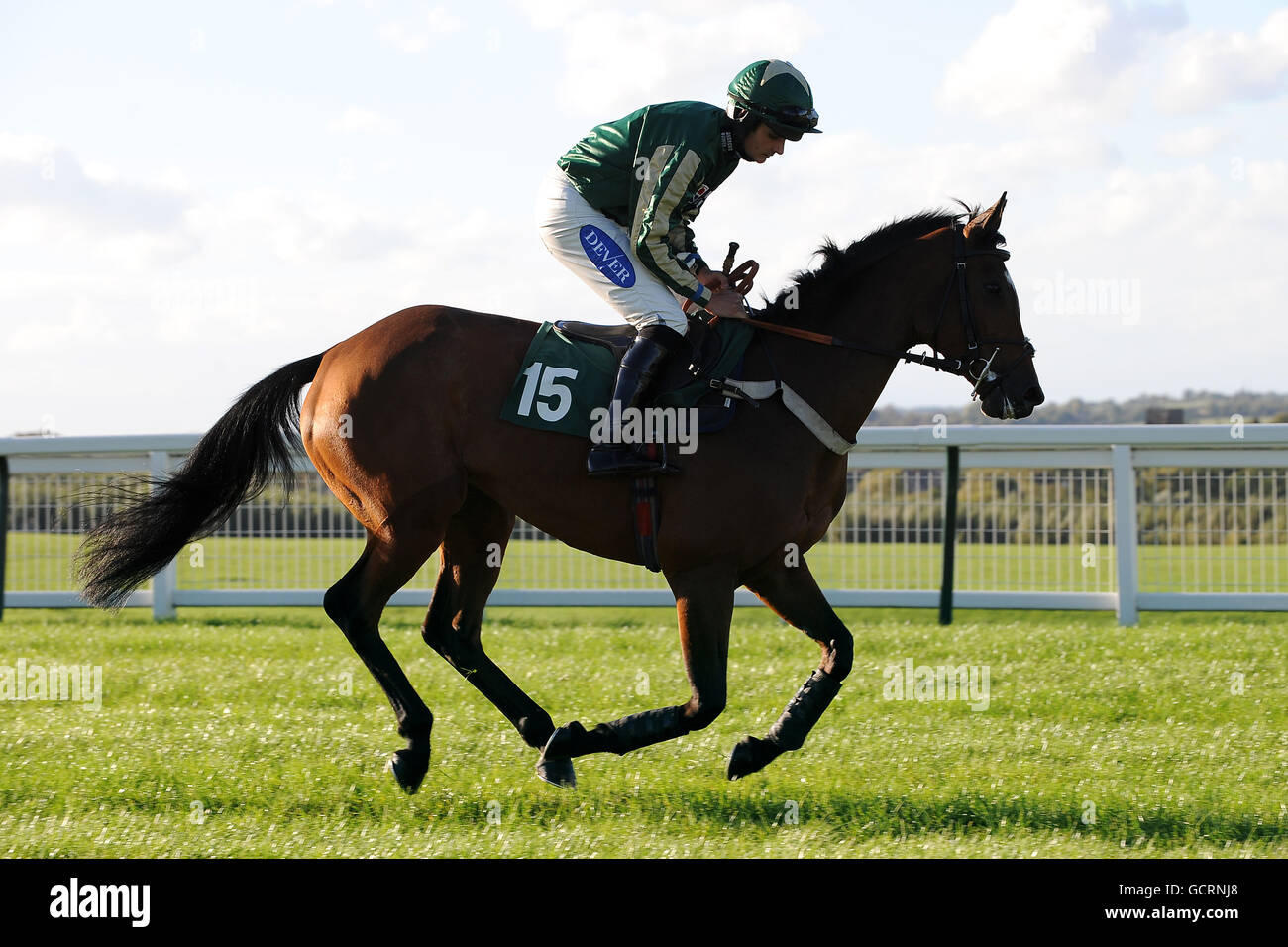 Horse Racing - Towcester Racecourse Stock Photo - Alamy