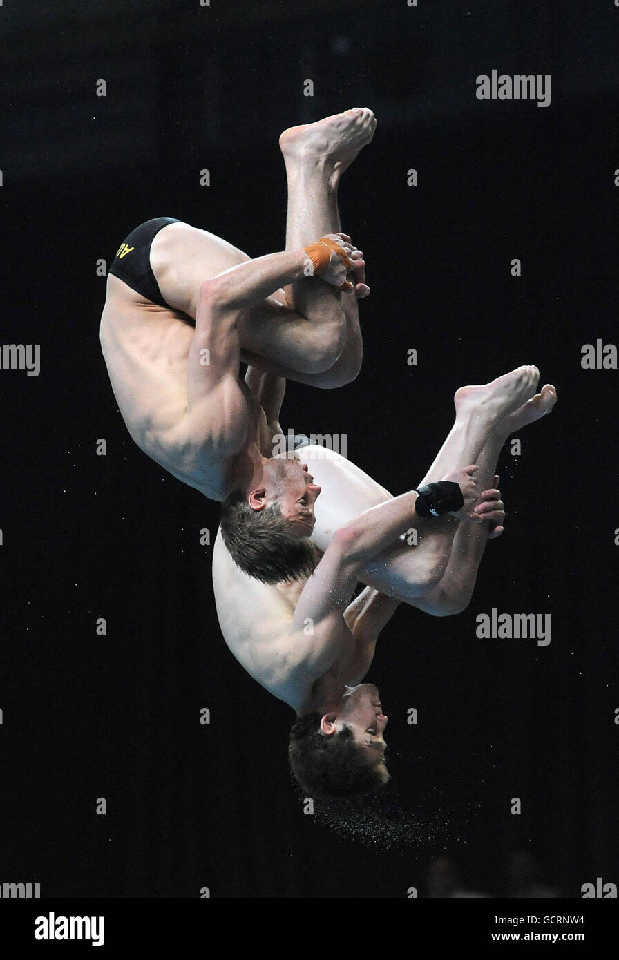Australia's Matthew Mitcham and Ethan Warren on their way to silver ...