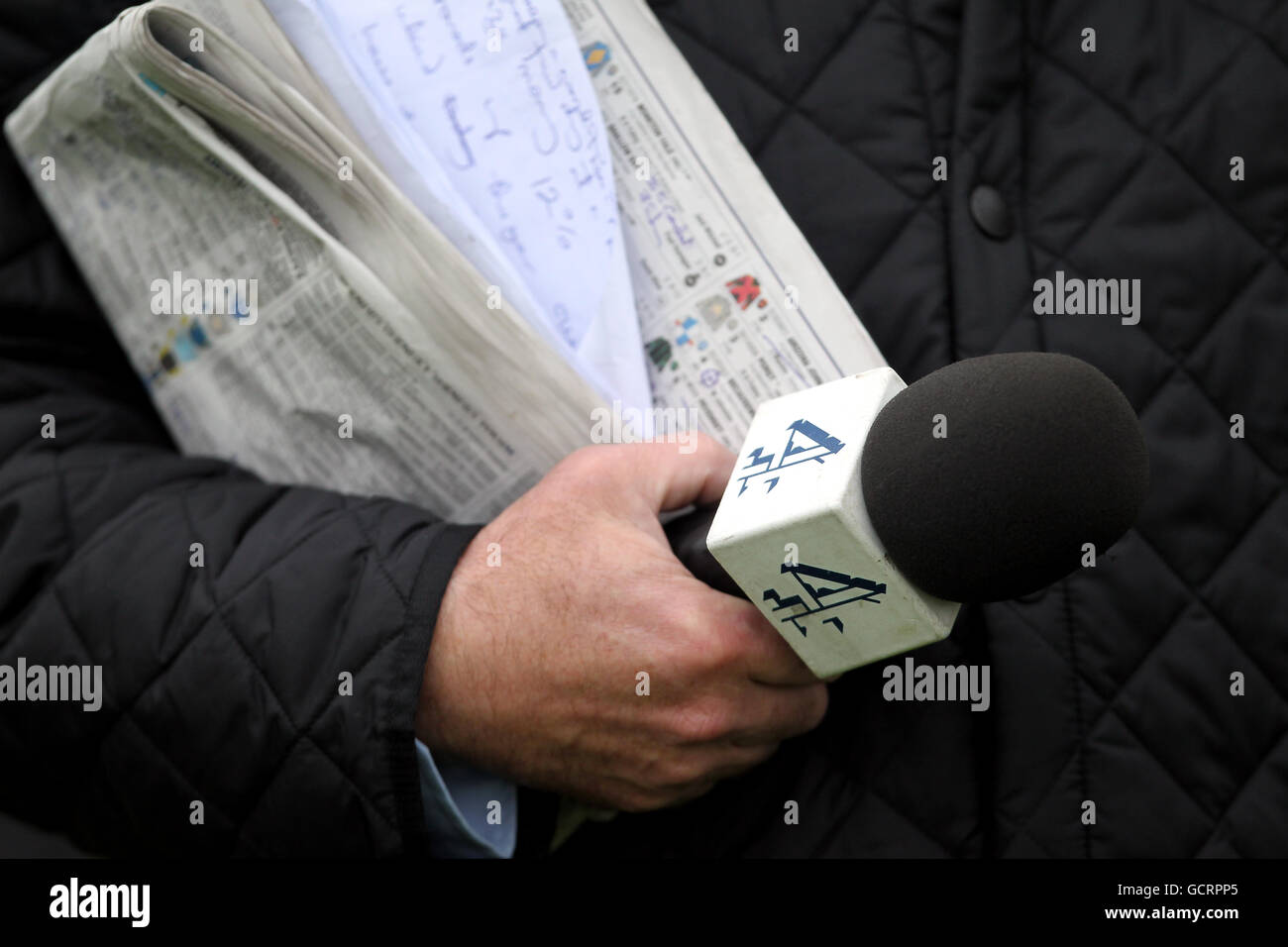 Sport commentator microphone hi-res stock photography and images - Alamy