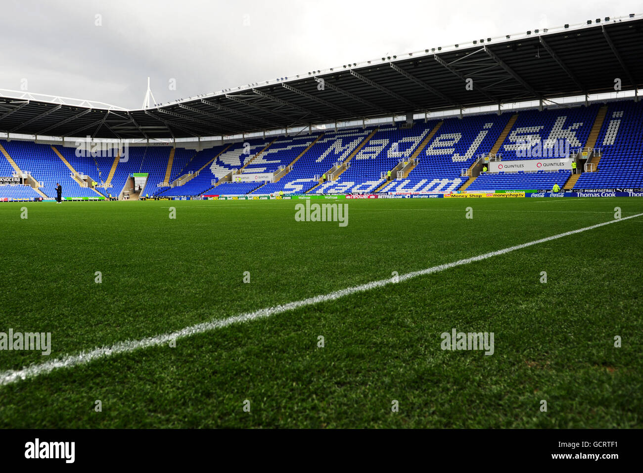 Interior of madejski stadium hi-res stock photography and images - Alamy