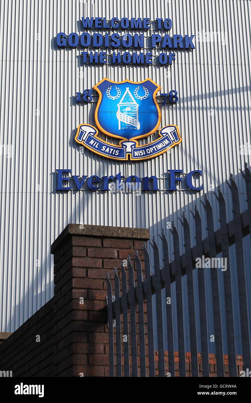 Goodison park everton badge hi-res stock photography and images - Alamy