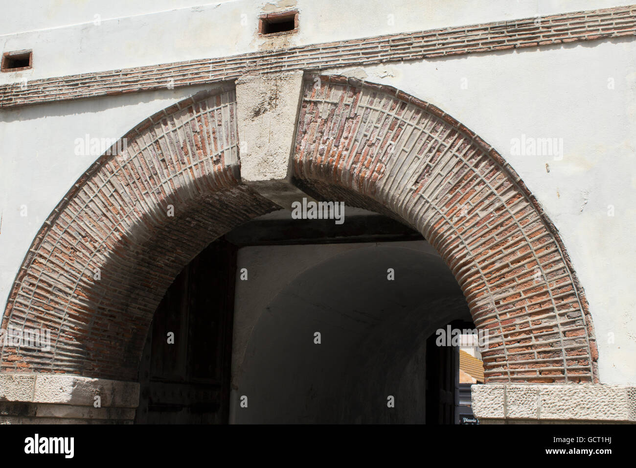 High archway hi-res stock photography and images - Alamy