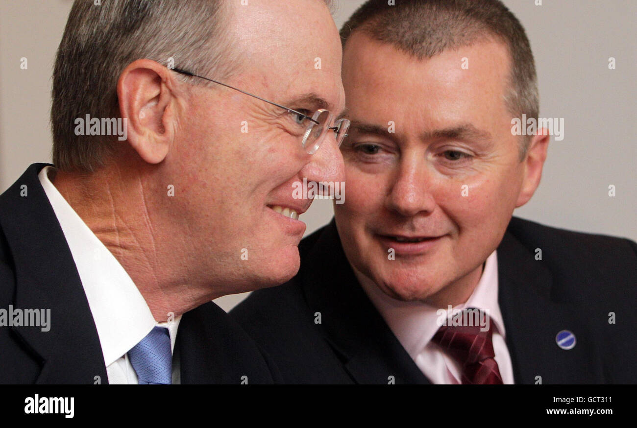 American Airlines CEO Gerard Arpey and British Airways CEO Willie Walsh ...