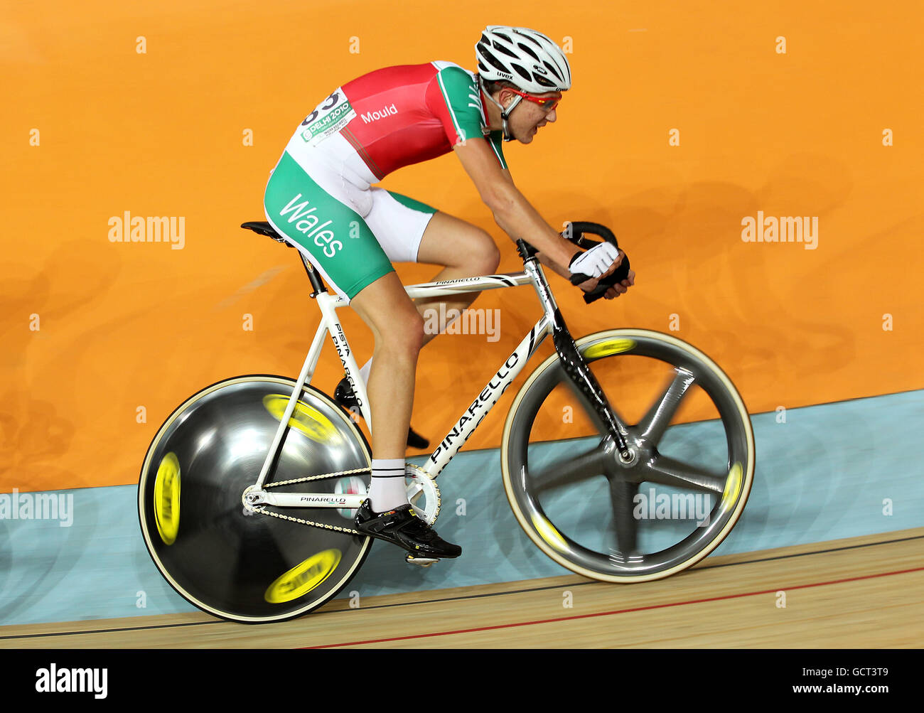Wales' Jon Mould in action in the Men's Points Race at the Cycling ...