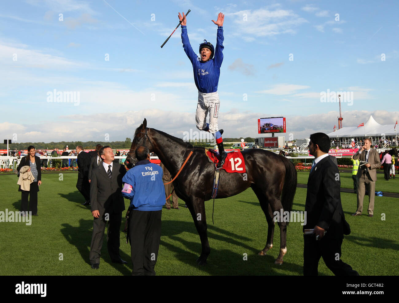 Doncaster racecourse jumps hi-res stock photography and images - Alamy