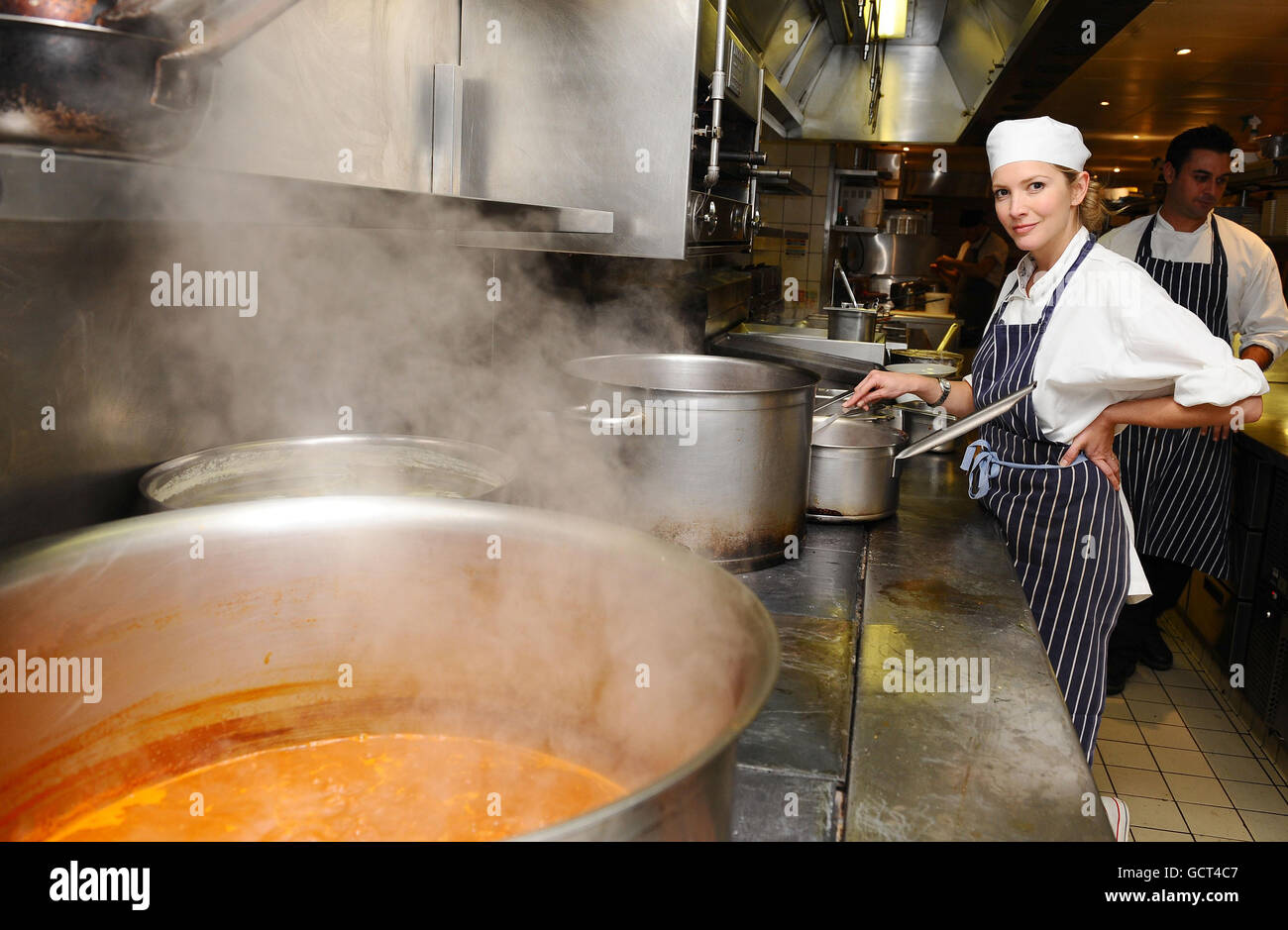 Lisa Faulkner, Celebrity MasterChef winner 2010, cooking at the ...