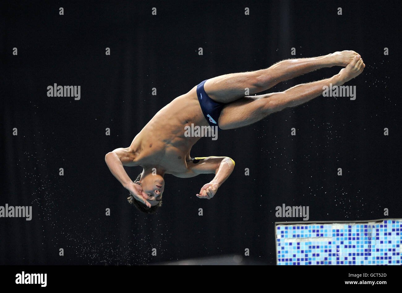 Full length swimming commonwealth swimming hi-res stock photography and ...