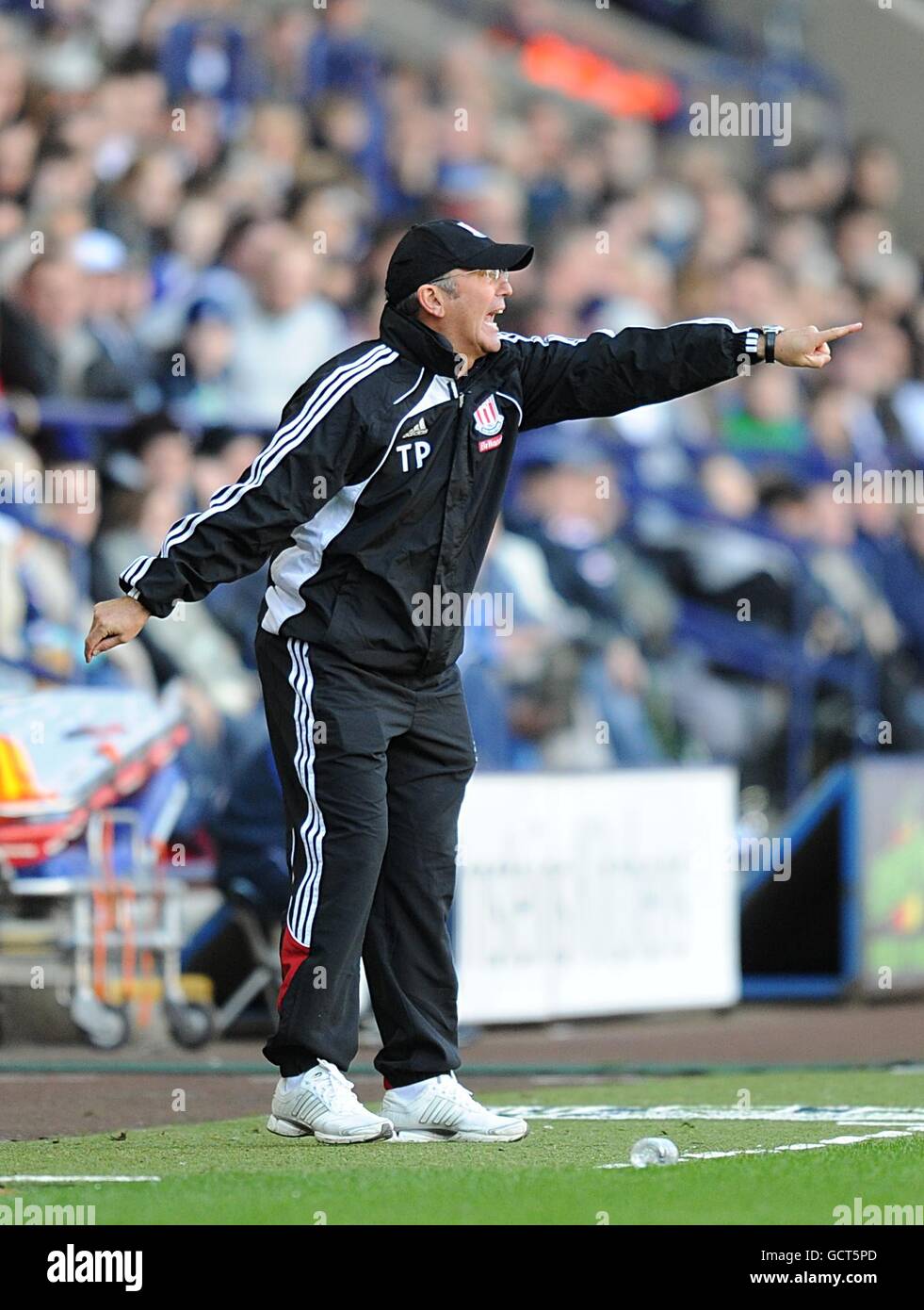 Stoke City manager Tony Pulis shouts orders from the touchline Stock ...