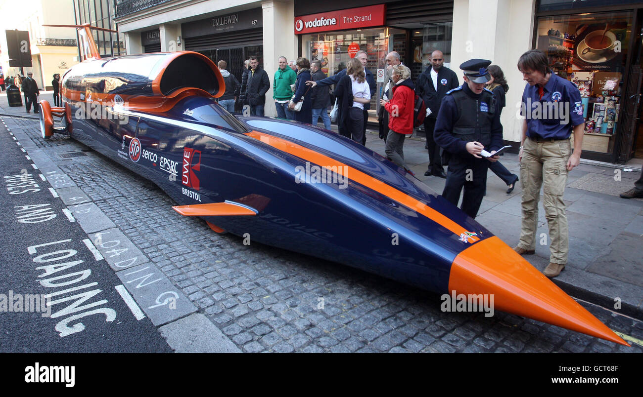 Bloodhound supersonic car on the strand Stock Photo - Alamy