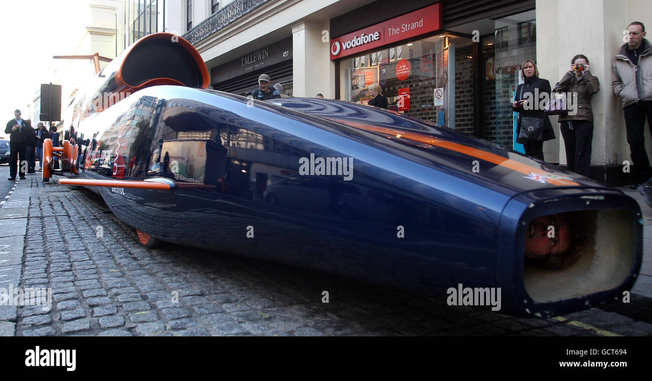 Bloodhound supersonic car on the strand Stock Photo - Alamy