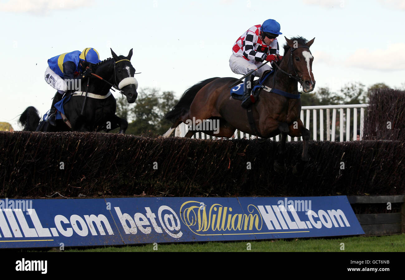 Horse Racing - Worcester Racecourse Stock Photo - Alamy