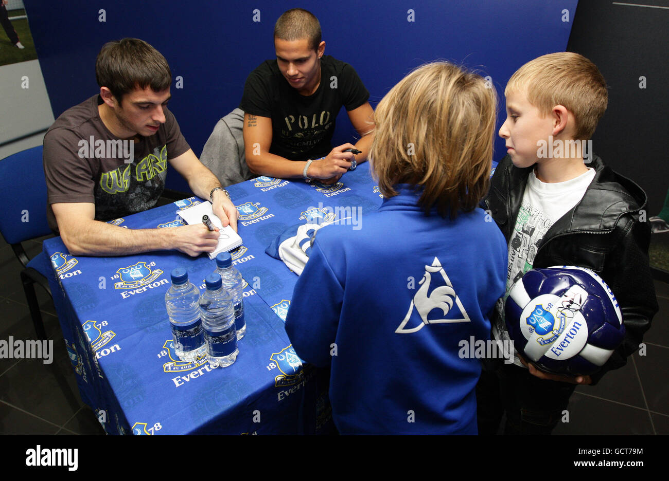 Everton signing session hi-res stock photography and images - Alamy