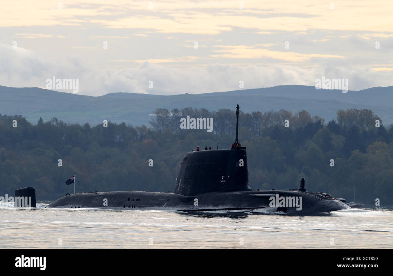 HMS Astute runs aground Stock Photo - Alamy