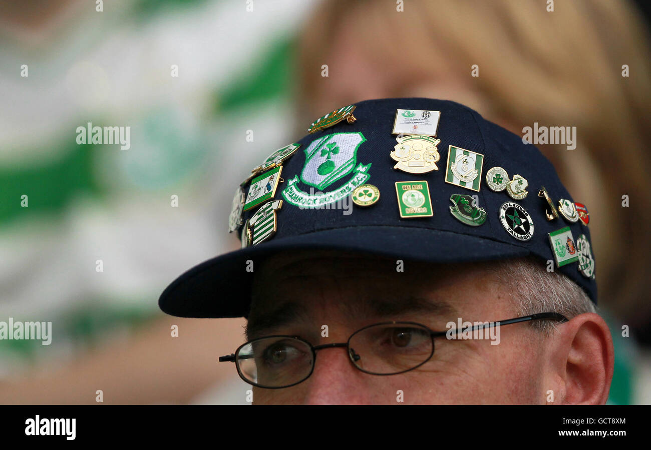 Soccer football pin badges hi-res stock photography and images - Alamy