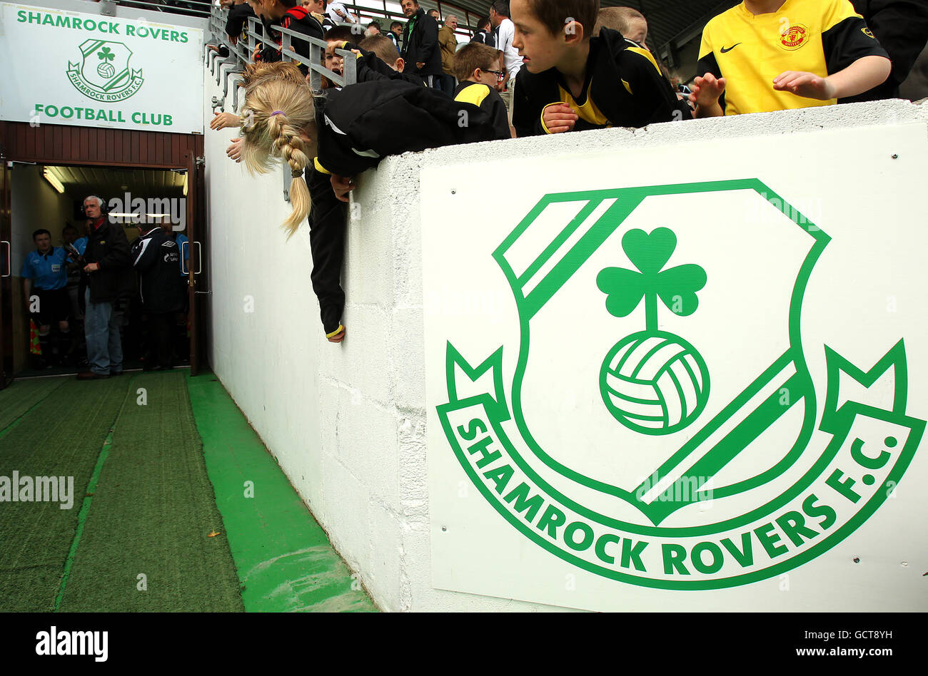 League of ireland logo hi-res stock photography and images - Alamy