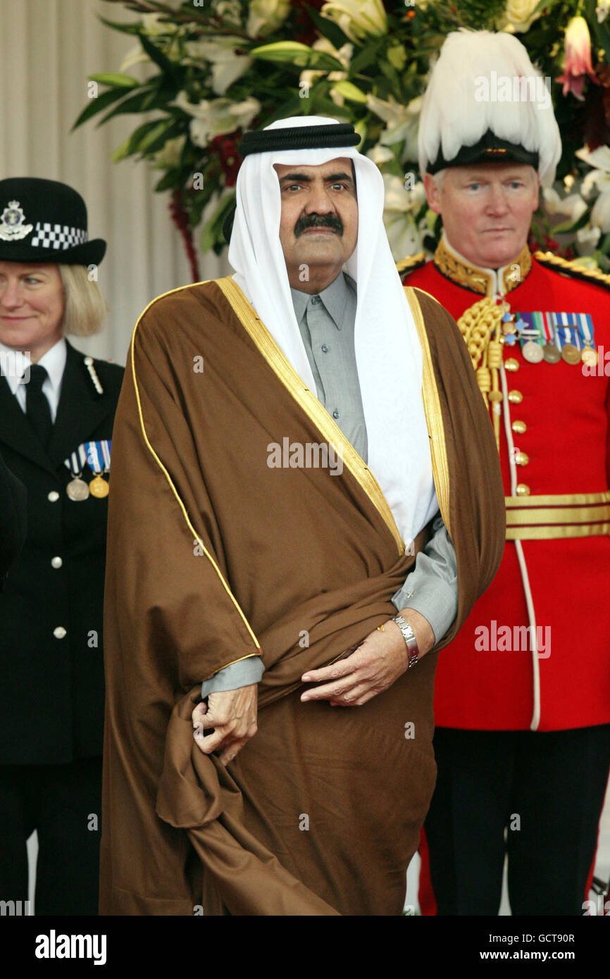 The Emir of Qatar Sheikh Hamad bin Khalifa al Thani arrives at Windsor ...