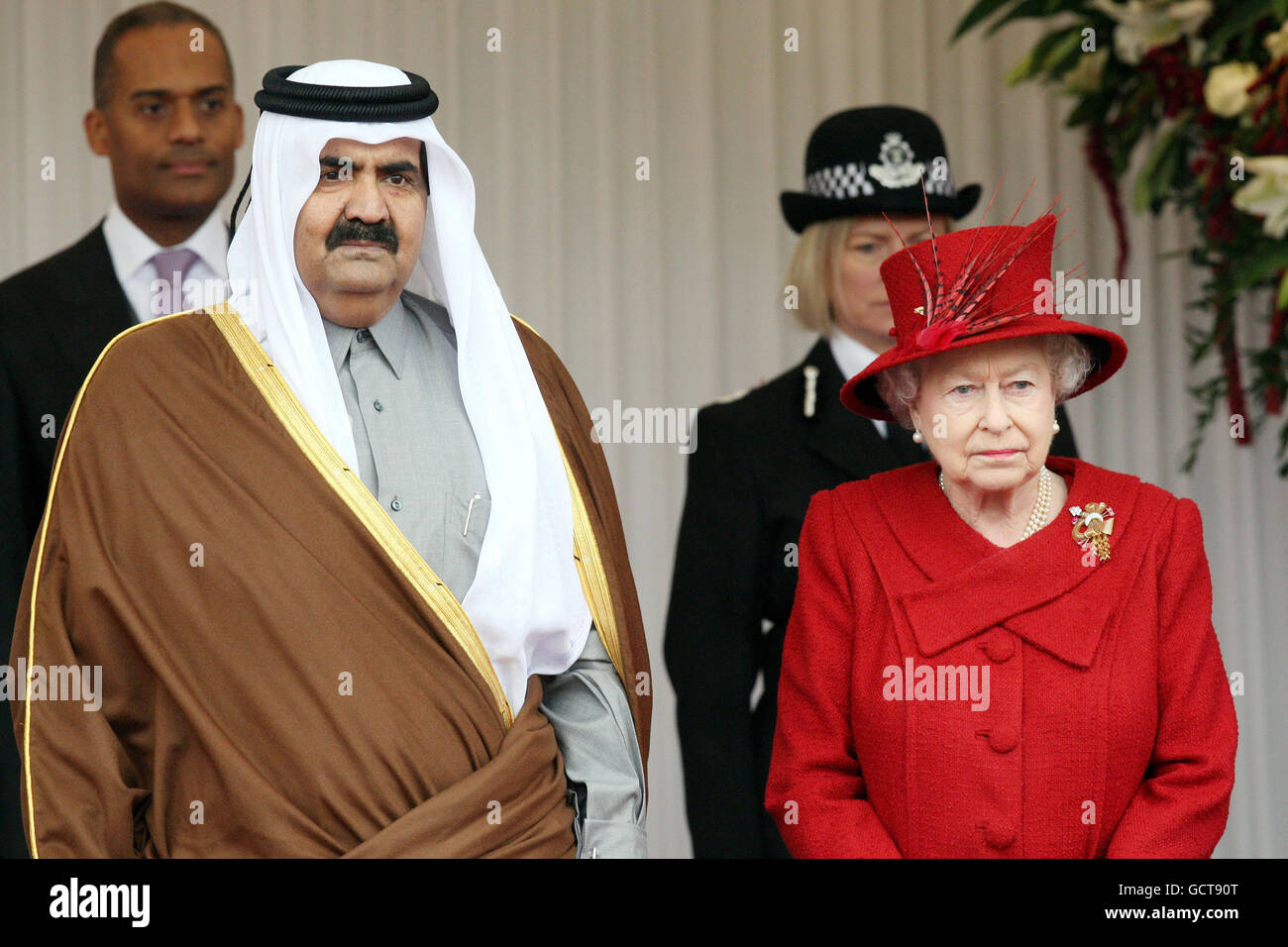 Queen Elizabeth II welcomes the Emir of Qatar Sheikh Hamad bin Khalifa ...