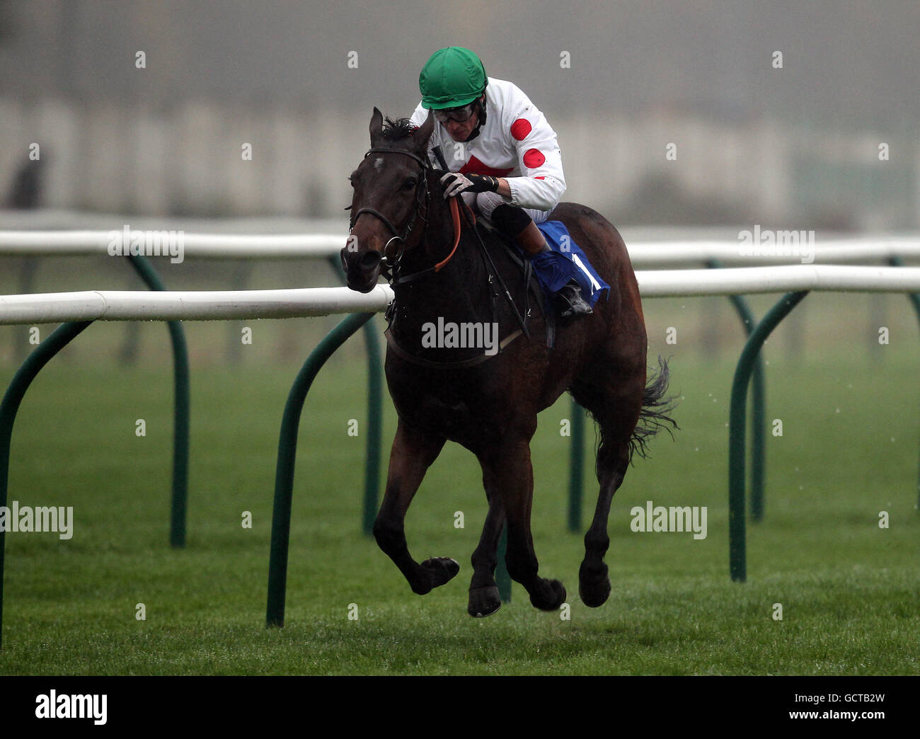 Richard hughes nottingham races hi-res stock photography and images - Alamy