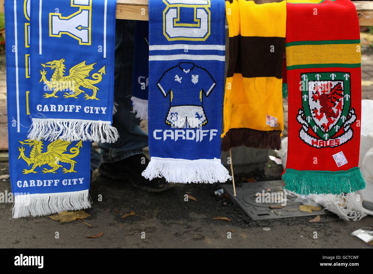 Scarves football datacoapplies hi-res stock photography and images - Alamy