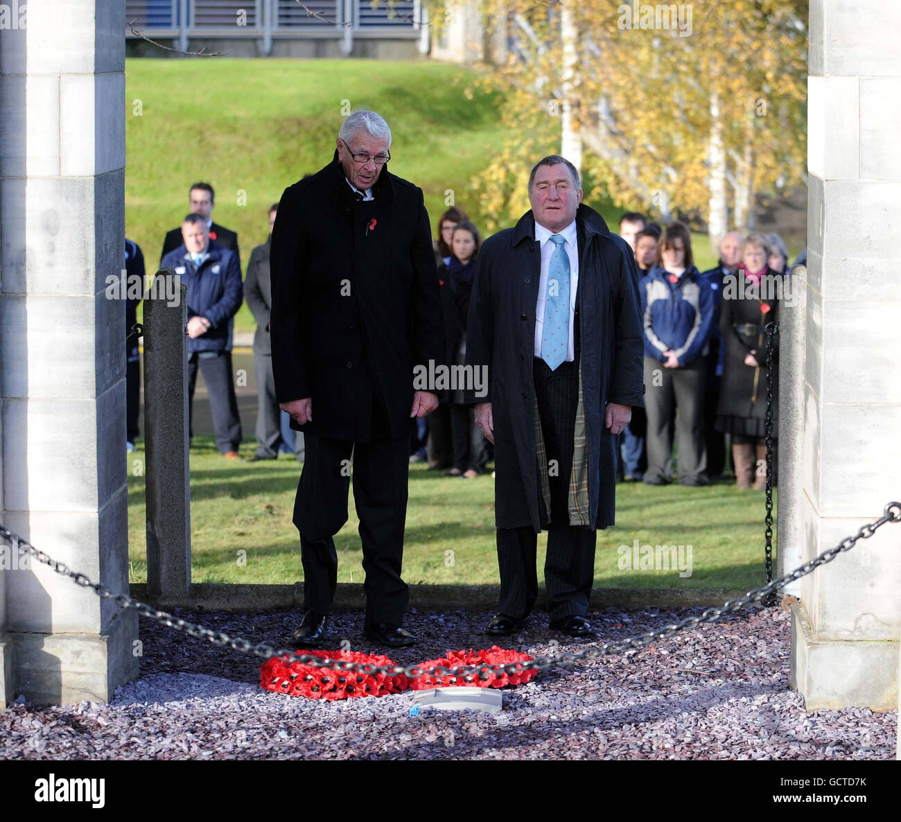 President of the Scottish Rugby Union Ian Mclauchlan (right) and ...