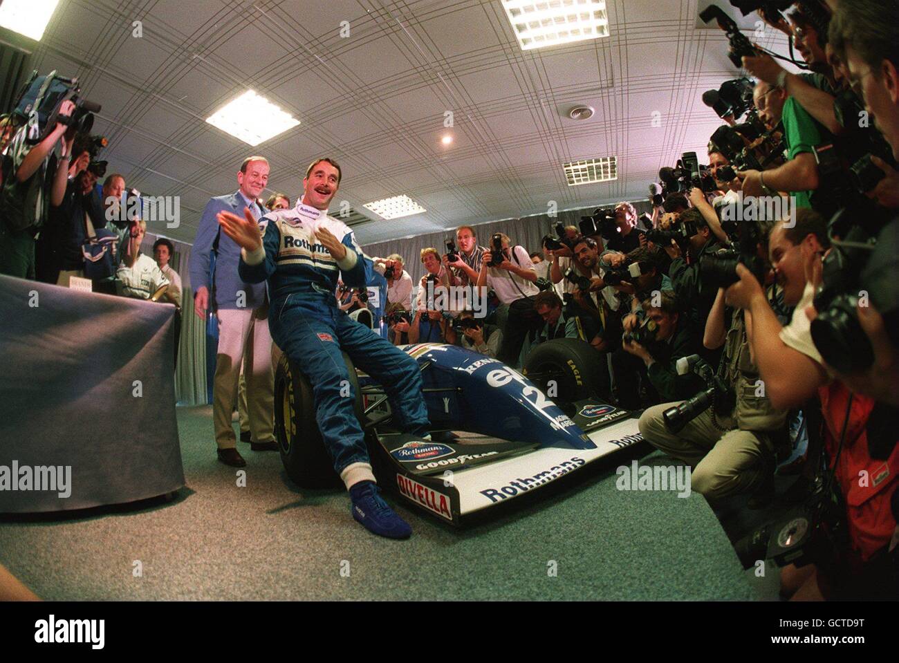 FORMULA ONE MOTOR RACING. NIGEL MANSELL FACES THE WORLDS PRESS ON HIS ...